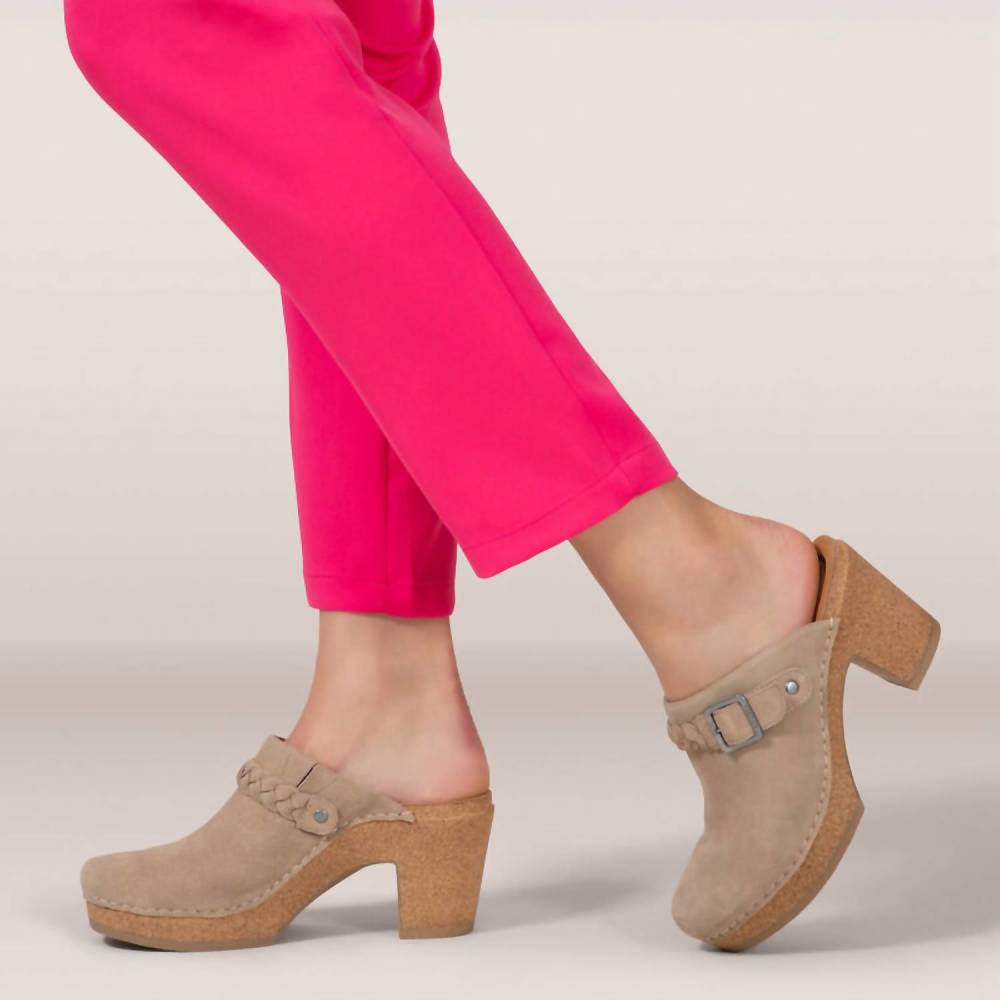 Aetrex - Corey Cork Clog Heel - Penningtons