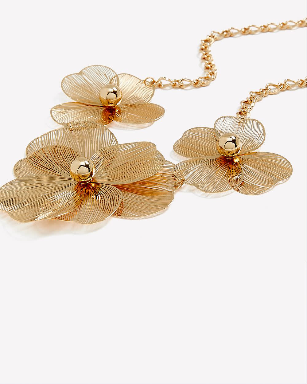 Short Necklace with Mesh Flowers | Penningtons