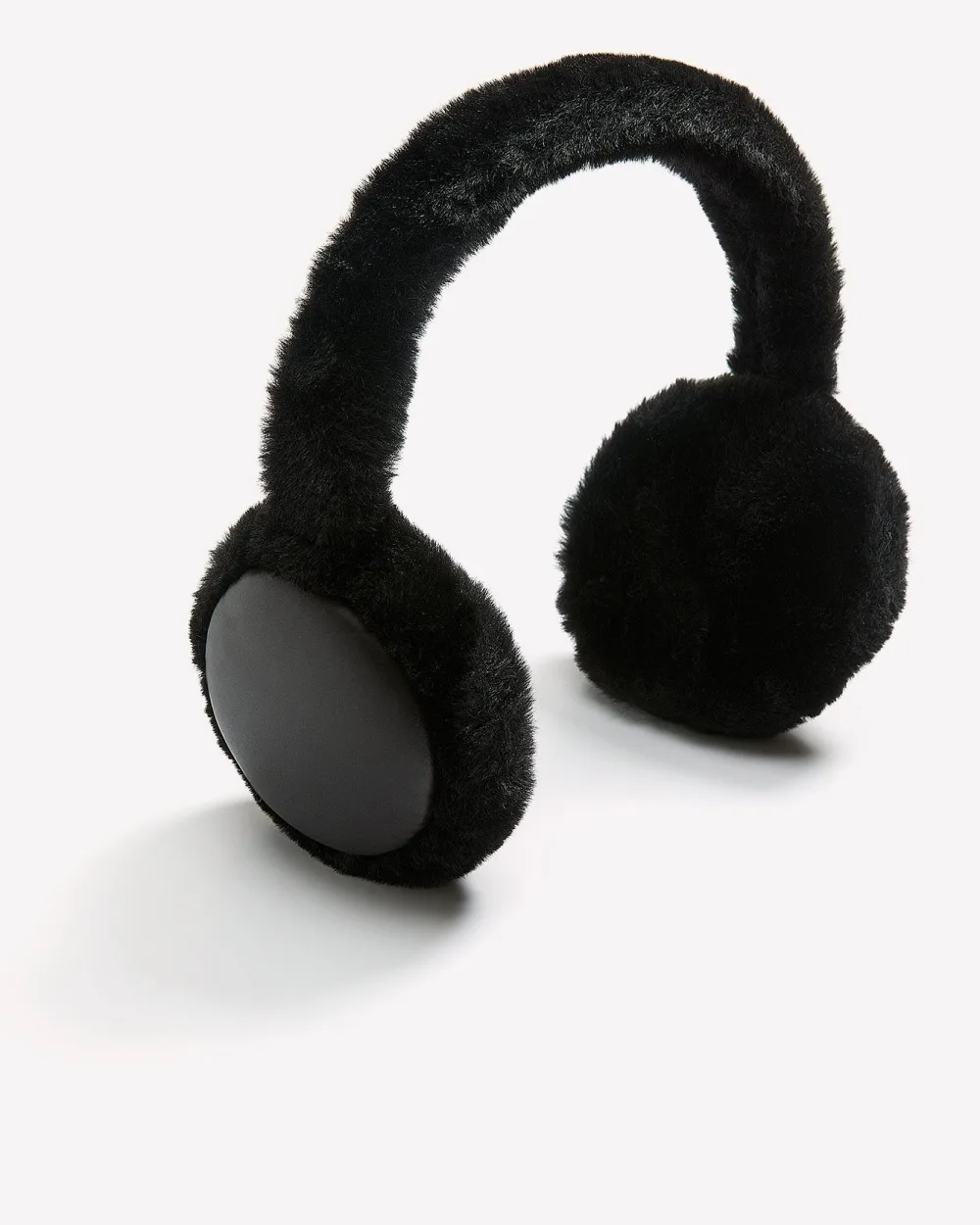 Cache-oreille noir | Penningtons