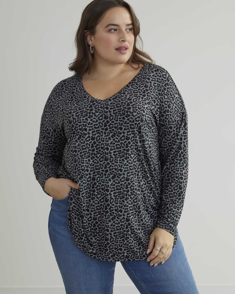 Printed Modern-Fit Tunic with V-Neck | Penningtons