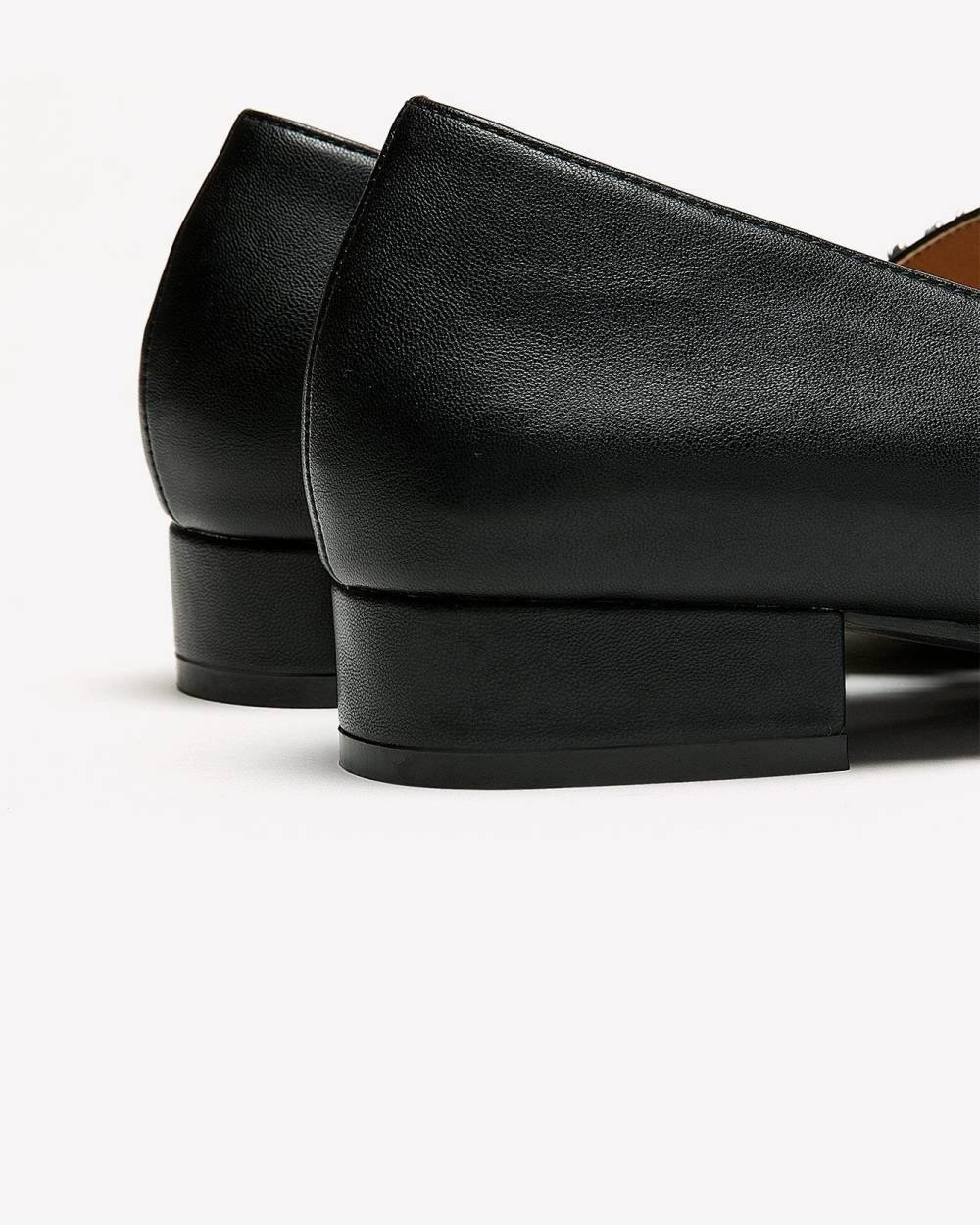 Chaussures pointues à talon plat avec bande décorative, pied très large ...