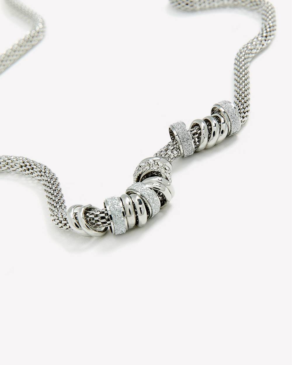 Collier court avec pierres ornées de papier scintillant | Penningtons