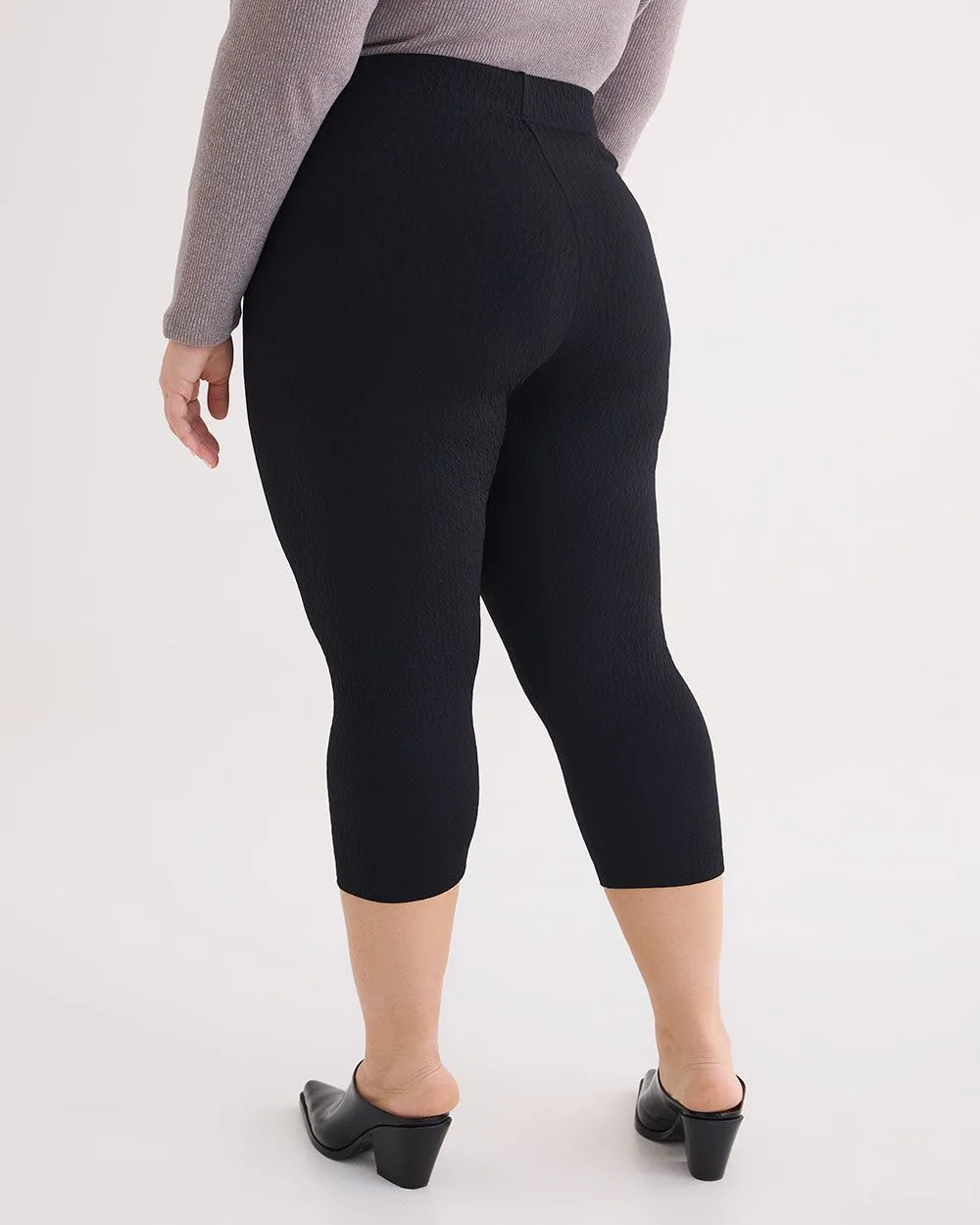 Textured Fashion Capri Legging - PENN. Essentials | Penningtons