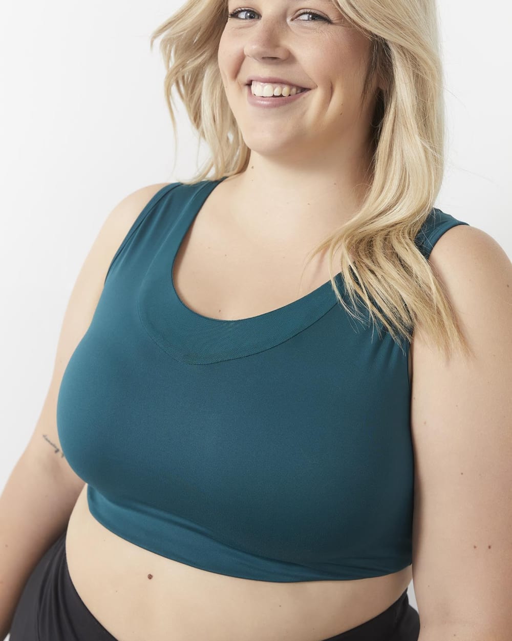 Responsible, Power Mesh Crop Top - Active Zone | Penningtons