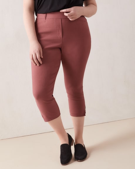Savvy-Fit Long Capri With Pockets - In Every Story | Penningtons